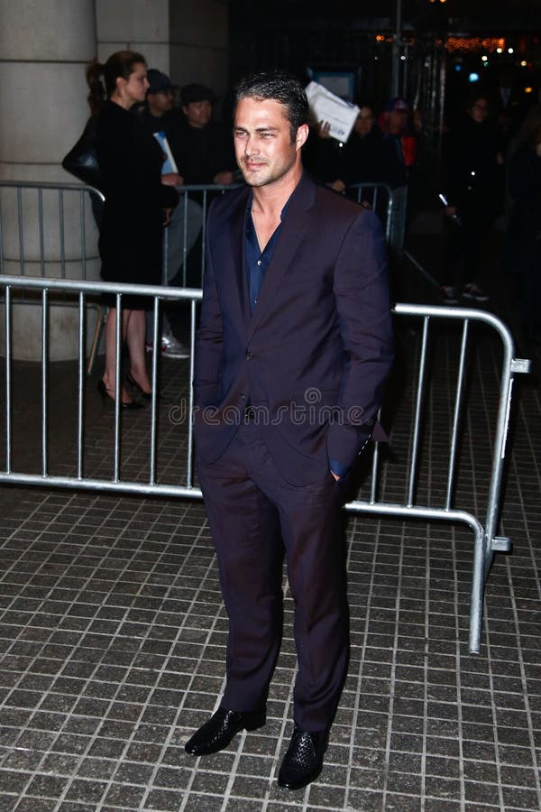 Taylor Kinney fotografia editorial. Imagem de iorque - 40131347