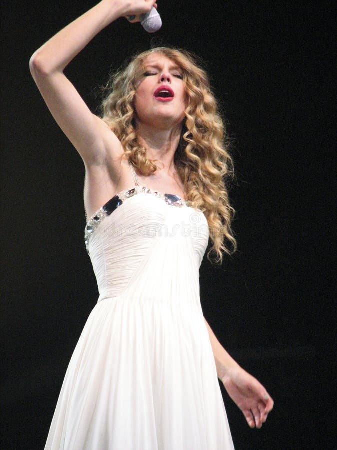 Taylor Swift editorial stock image. Image of video, paul - 27157999