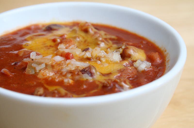 Tazón de fuente del chile imagen de archivo. Imagen de calor - 13727177