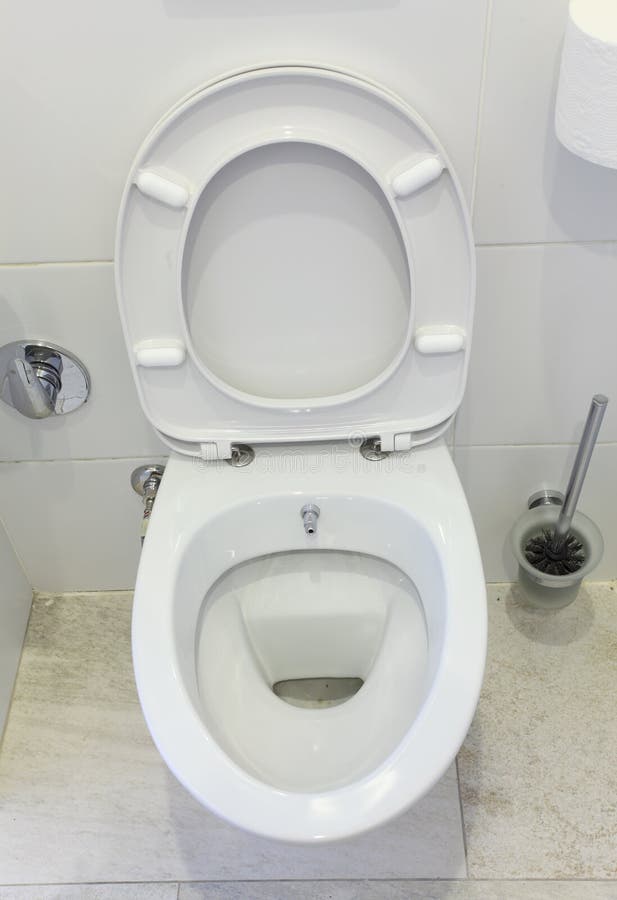 Taza del inodoro foto de archivo. Imagen de adentro, sentada - 31609102