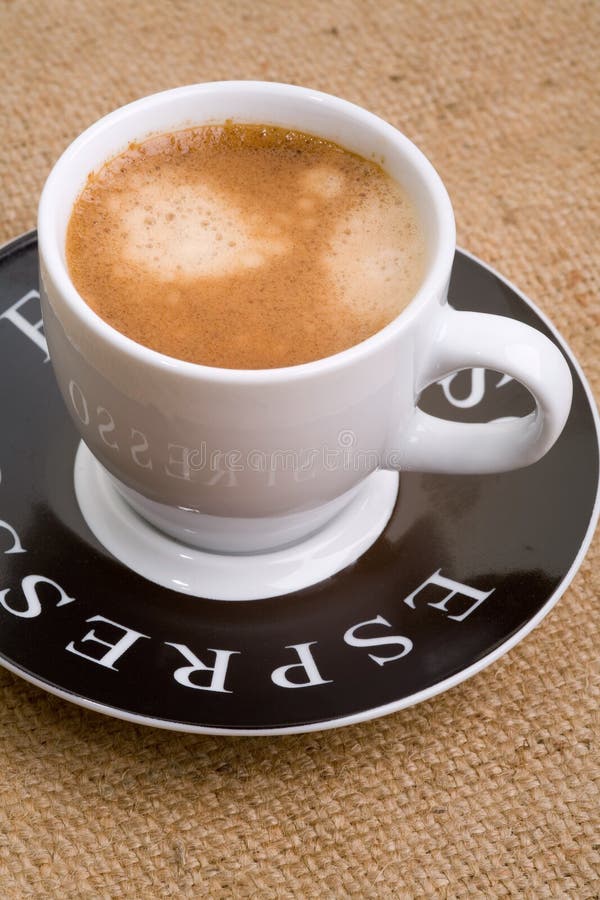 Tazza del caffè espresso fotografia stock. Immagine di alimento - 4609240