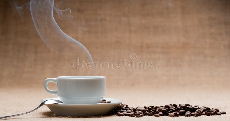 Caffè Caldo Sul Vostro Scrittorio. Fotografia Stock - Immagine di crema ...