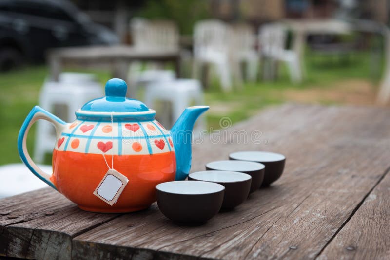 Tea cups and tea pot stock image. Image of black, fresh - 78426837