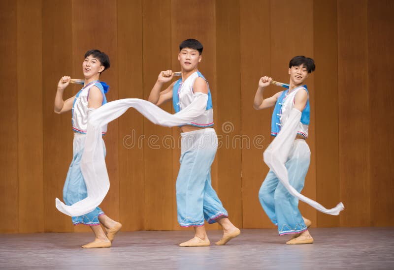 Three Person Row-National Dance Posture Training Editorial Photo ...