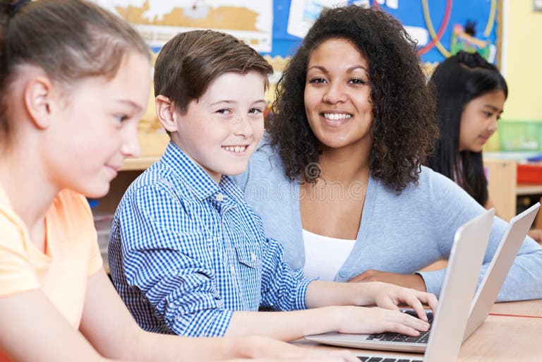 381 Black American Children Computer Lesson Stock Photos - Free ...