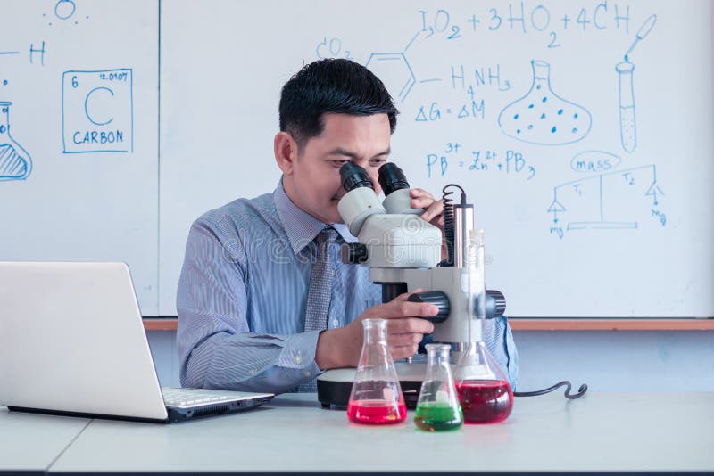 Teacher is Teaching Science Classes Online during Lockdown Due To COVID ...