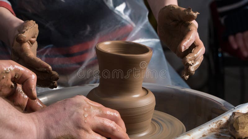 Children`s pottery studio stock image. Image of people - 136929317