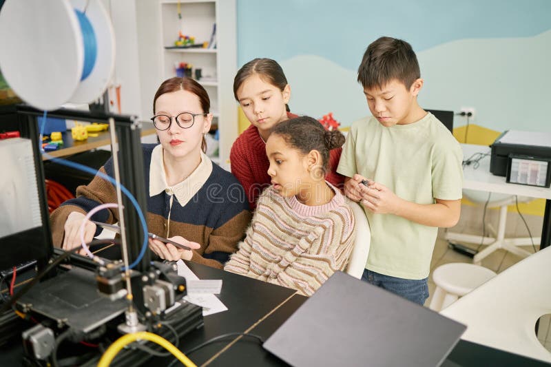 Teaching Students Electronics in Modern Classroom Stock Image - Image ...