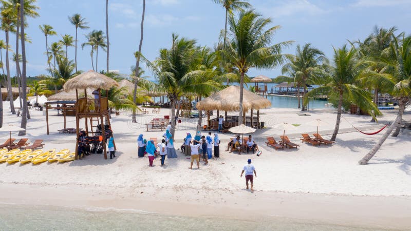 Team Building in Thhe Beach Ranoh Island Editorial Photography - Image ...