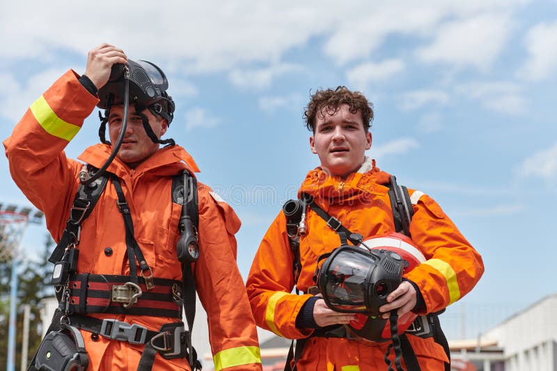 Firefighters Successfully Contain Large Grass Fire Threatening Rural ...