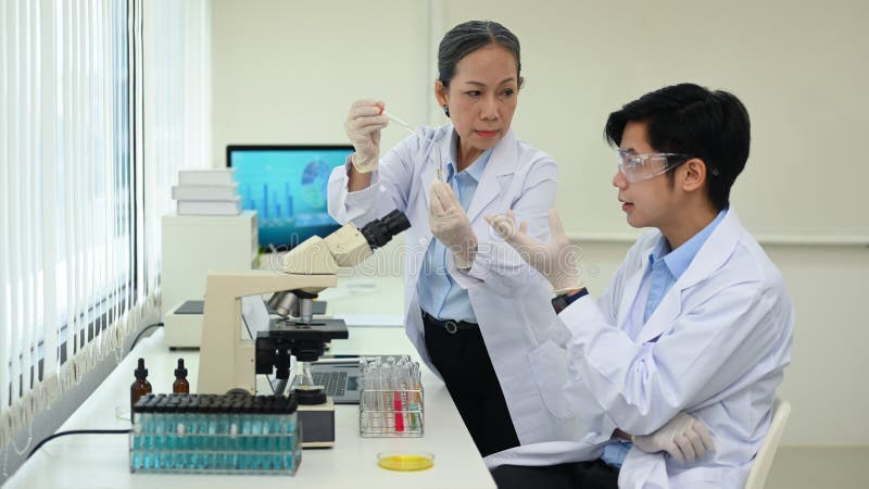 719 Scientists Talking Laboratory Stock Photos - Free & Royalty-Free ...