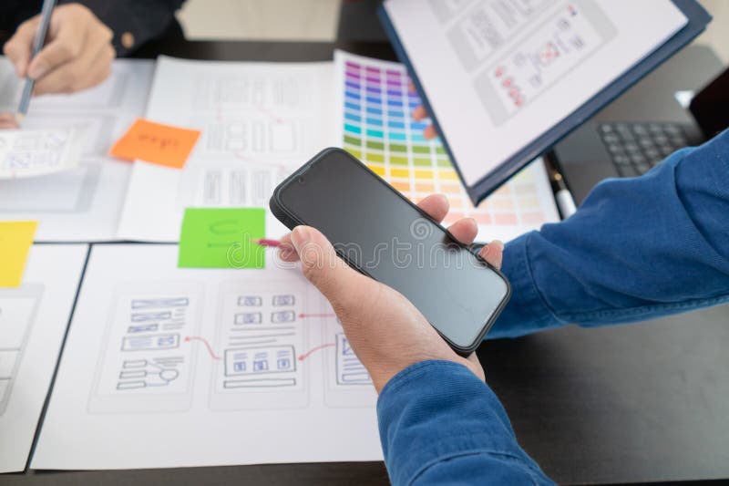 Team of UI UX Web Designer are Working Together To Develop Mobile ...