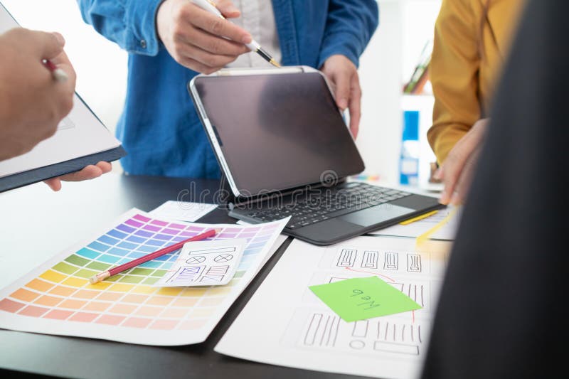 Team of UI UX Web Designer are Working Together To Develop Mobile ...