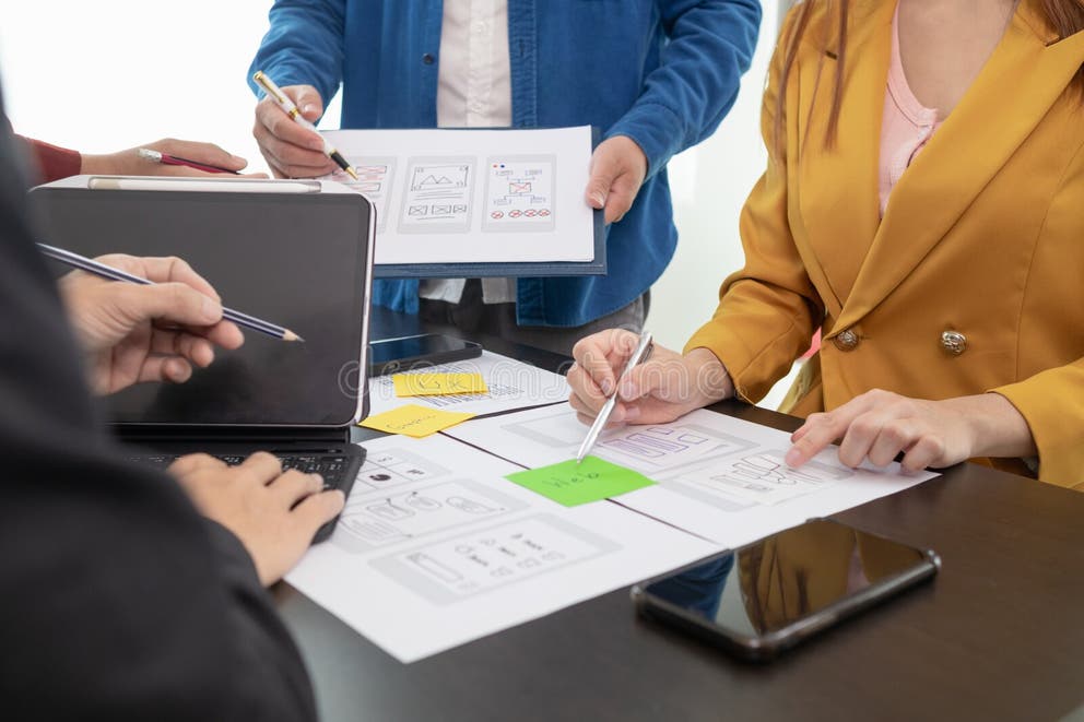 Team of UI UX Web Designer are Working Together To Develop Mobile ...