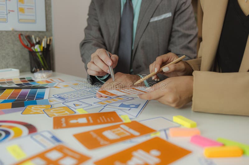 A Team of Web Developers Discusses How To Best Organize a Website ...