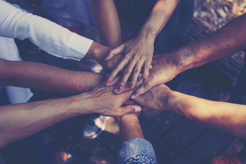 Team Work Concept: Grupo De Mãos Diversas Junto Proces Transversal Foto ...