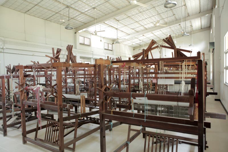 Teares De Tecelagem Antigos Imagem de Stock - Imagem de teares, tear ...