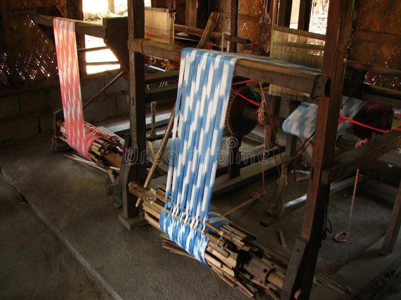 Teares De Tecelagem Tradicionais Imagem de Stock - Imagem de tecer ...