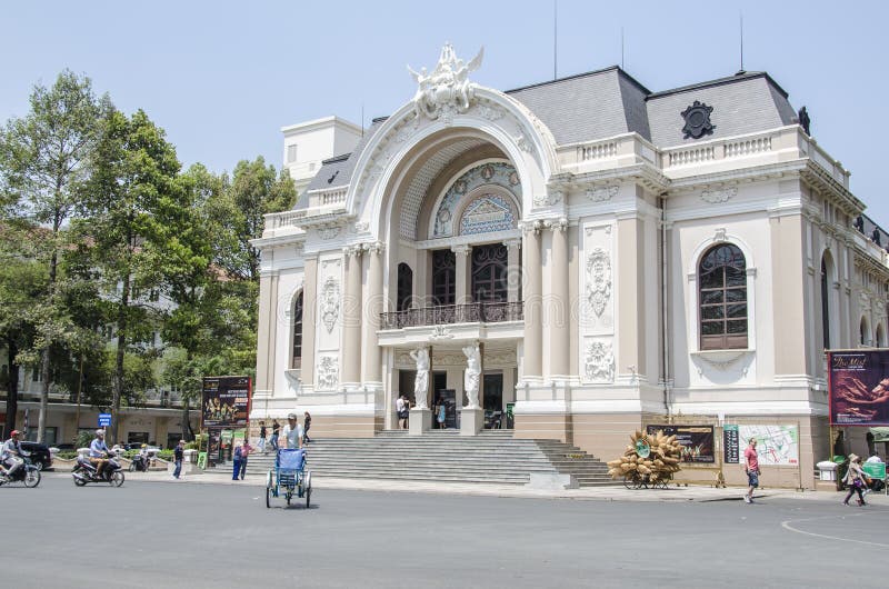 Teatro de la ópera Vietnam imagen editorial. Imagen de turista - 62338585
