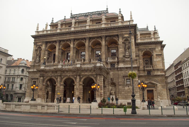 Teatro Dell'opera Ungherese Dello Stato a Budapest Immagine Stock ...