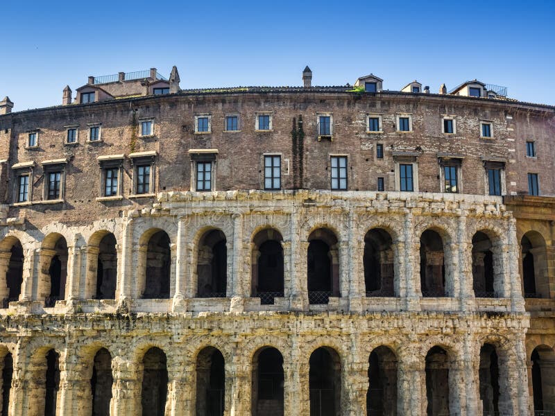 Teatro di Marcello a Roma fotografia stock. Immagine di anfiteatro ...