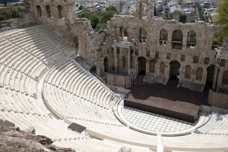 Teatro Do Acropolis De Atenas Foto de Stock - Imagem de antigo, deus ...