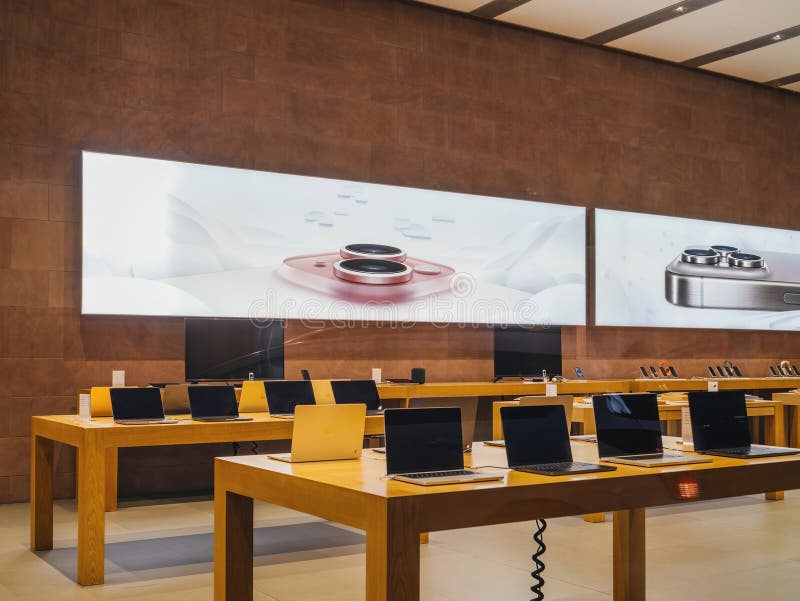 Tech Store Interior editorial stock photo. Image of digital - 314018948