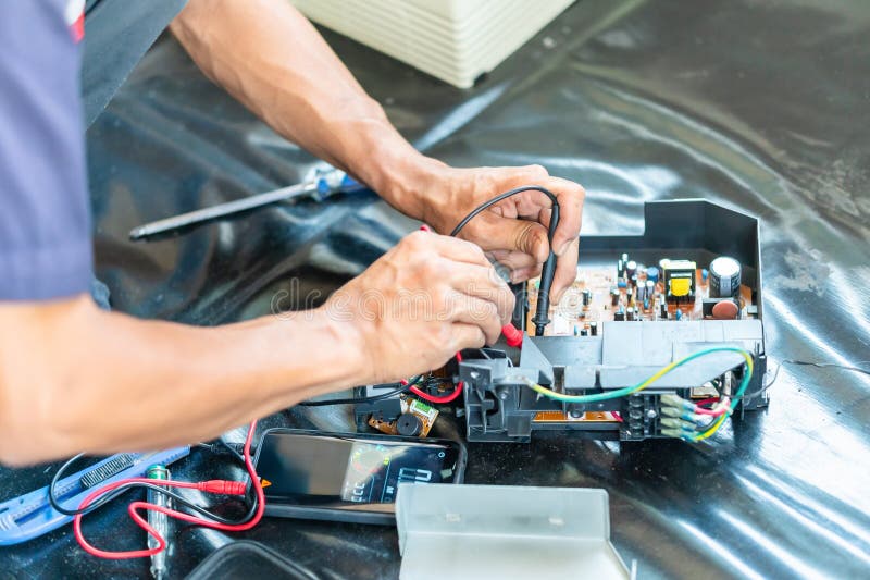 Technician Checked Air Conditioning Control Board, Repairman Fixed Air ...