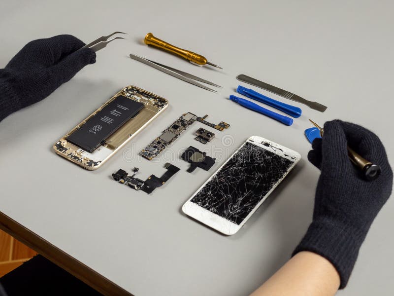 308 Technician Repairing Broken Smartphone Desk Stock Photos - Free ...