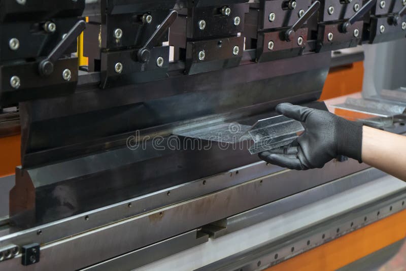 The Press Brake Hydraulic Bending Machine Operation,bending the ...