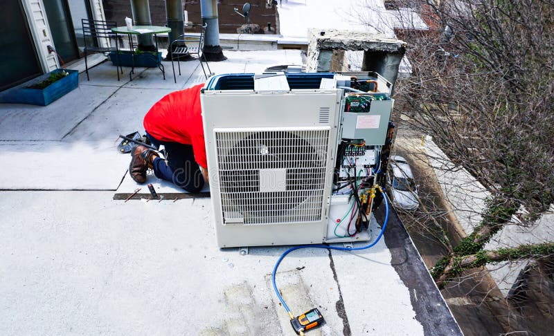 268 Rooftop Unit Maintenance Hvac Stock Photos - Free & Royalty-Free ...