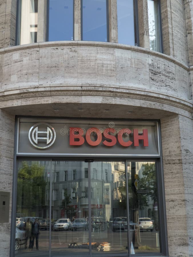 Bosch-Firmenlogo Auf Der Wand Bosch Ist Eine Deutsche Multinationale ...
