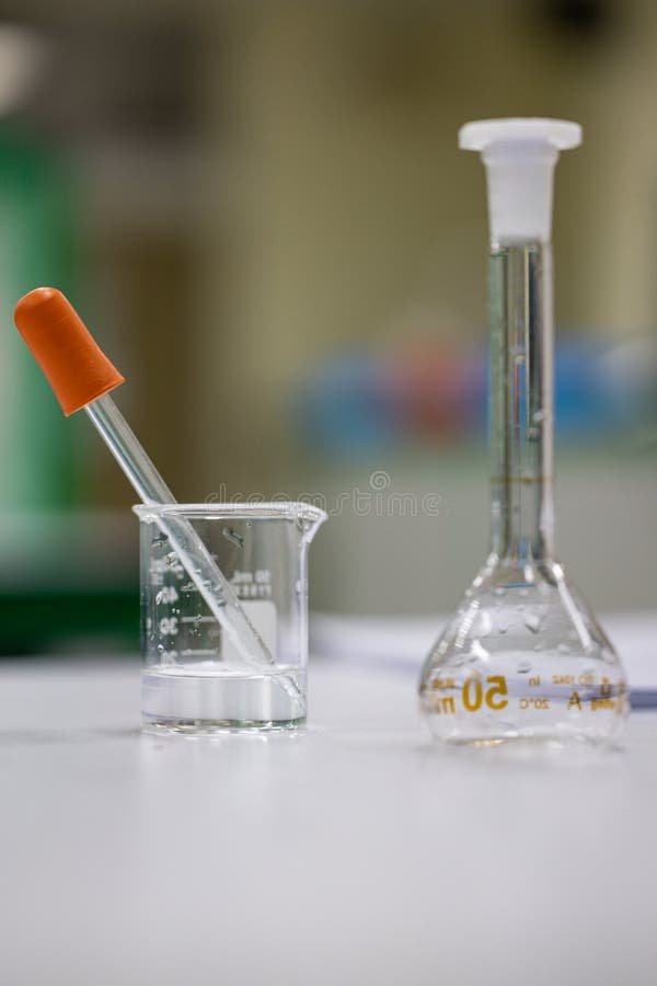 Technique De Titrage En Laboratoire. Photo stock - Image du mesure ...
