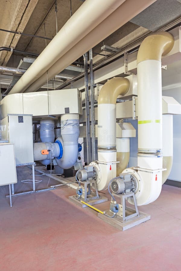 Technische Ruimte Met Uitlaat Stock Foto - Image of lijn, systeem: 78462902