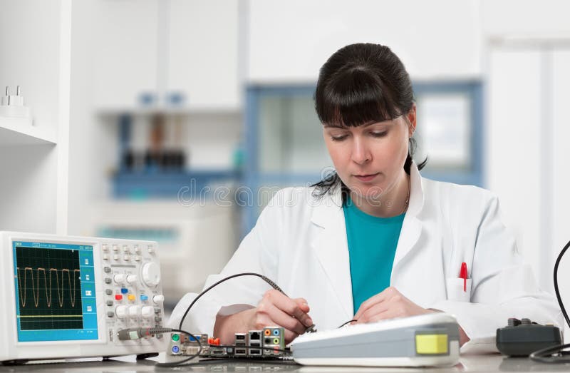 Technologie Herstelt Elektronisch Apparaat in Modern Laboratorium Stock ...