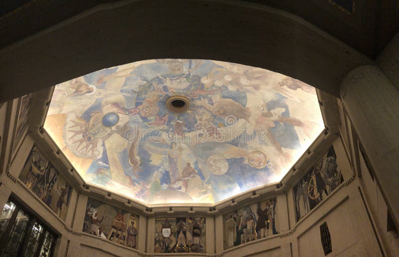 Techo imagen editorial. Imagen de techo, azotea, catedral - 106595230