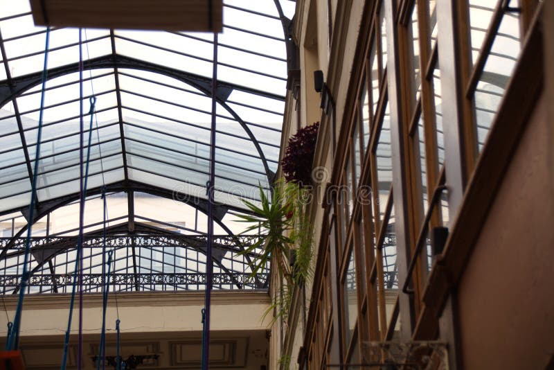 Techo de un edificio imagen de archivo. Imagen de fondo - 259992731