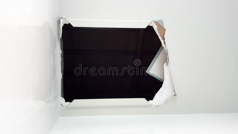 Techo Roto Del Panel De Acceso Imagen de archivo - Imagen de ...
