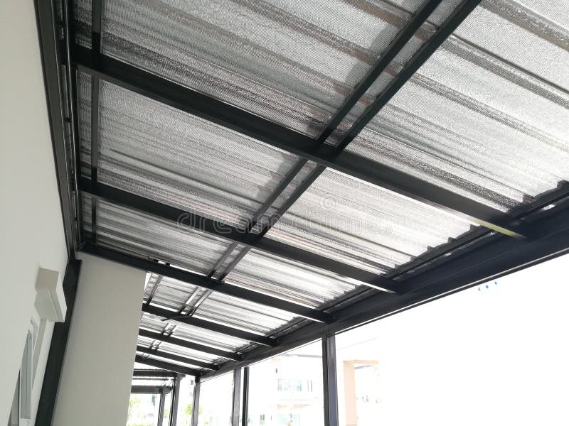 Techumbre De La Chapa Y a Prueba De Calor Imagen de archivo - Imagen de ...