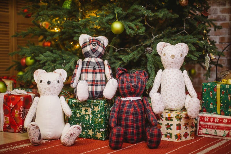 744 Teddy Bear Under Tree Stock Photos - Free & Royalty-Free Stock ...
