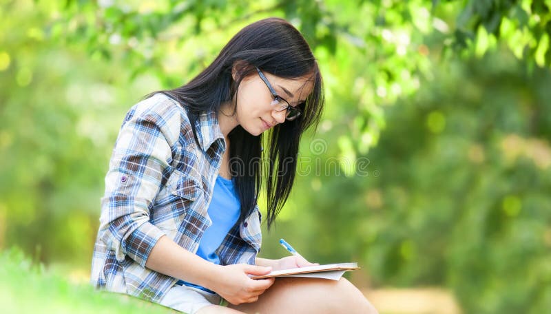 Teen girl with note stock image. Image of notes, clever - 36663997