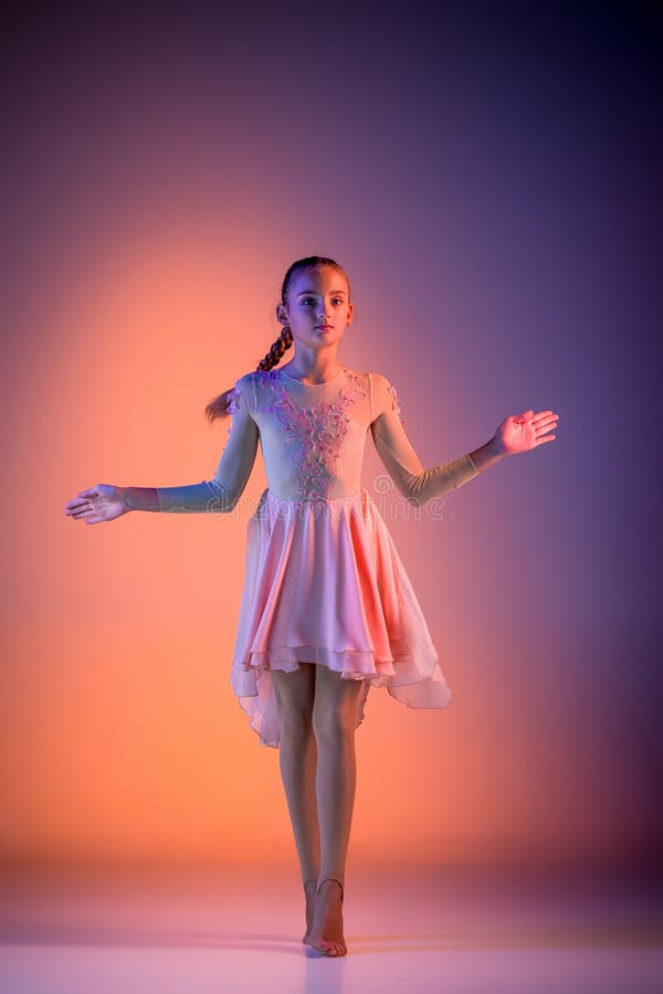 The Teen Modern Ballet Dancer Stock Image - Image of beauty, movement ...