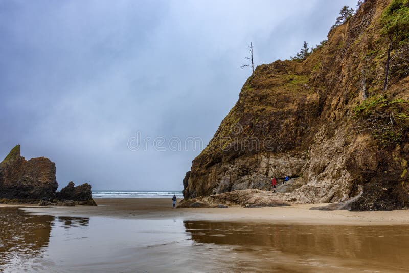 Hug Point on the Oregon Coast Stock Photo - Image of tide, north: 168244790