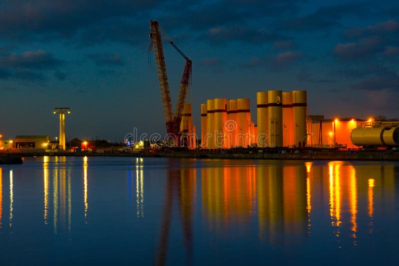 Teesside docks at night stock image. Image of light - 114375601