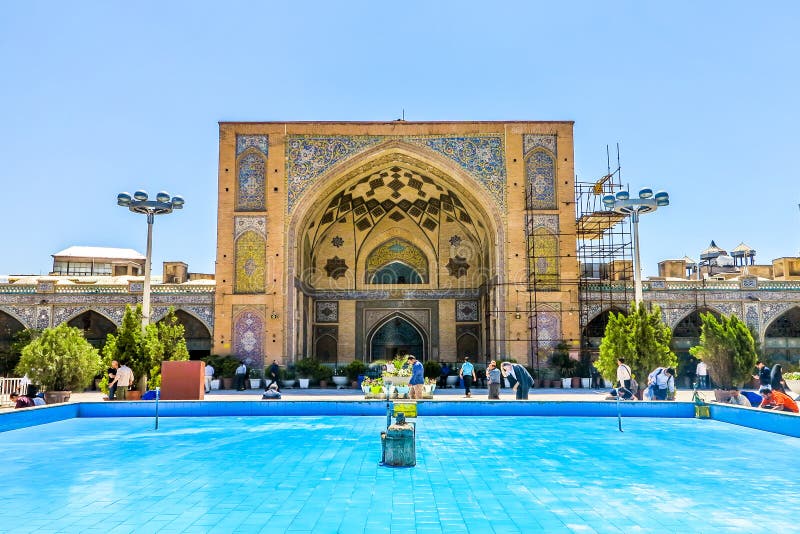 Tehran Grand Bazaar 09 editorial stock image. Image of iwan - 137921374
