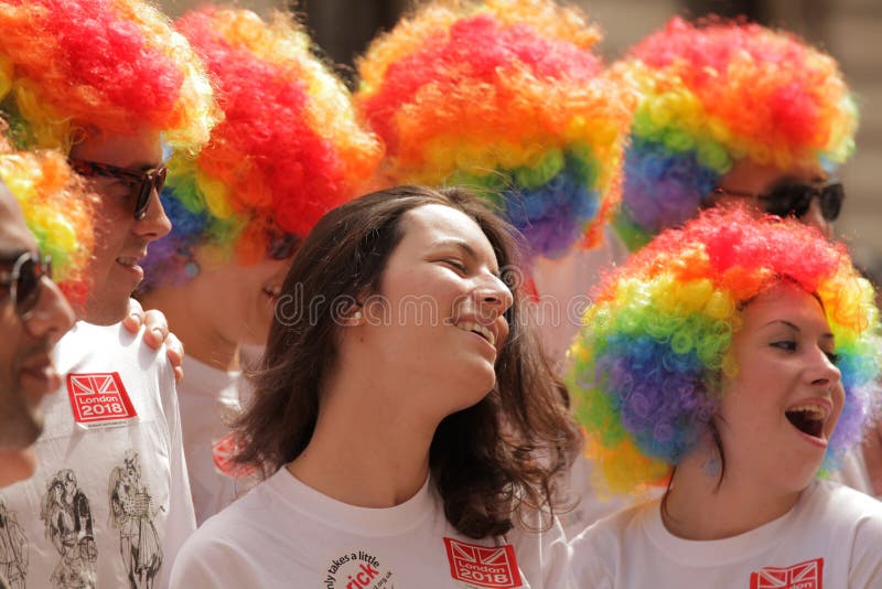 Teilnehmer Von Einem London Pride Parade Redaktionelles Stockfoto ...