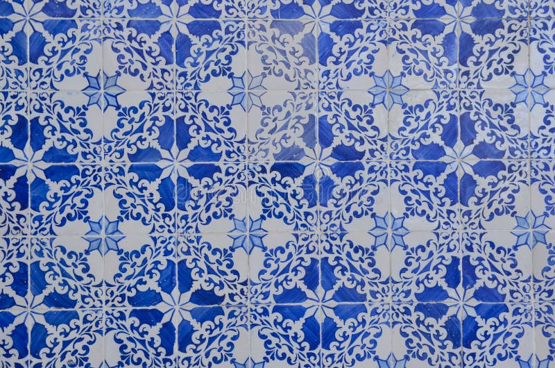 Teja portuguesa azul imagen de archivo. Imagen de viejo - 33297515