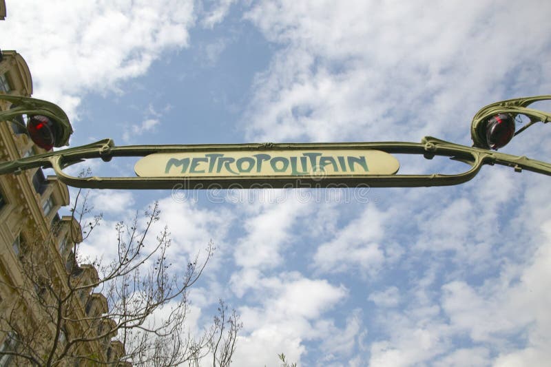 Teken Voor De Metro Post, Parijs, Frankrijk Redactionele Foto - Image ...