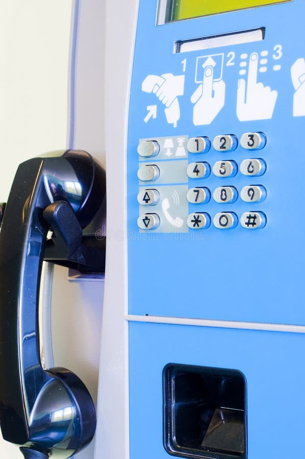 Teléfono público moderno imagen de archivo. Imagen de público - 46800123