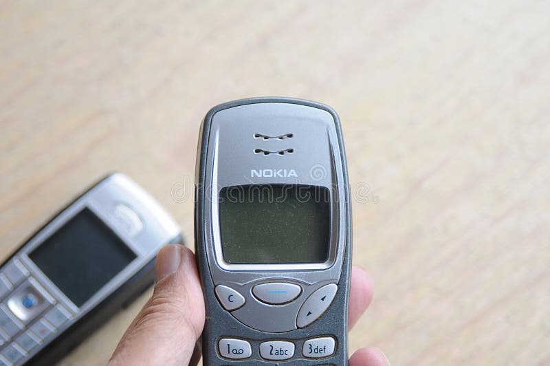Teléfonos viejos de Nokia fotografía editorial. Imagen de finlandia ...